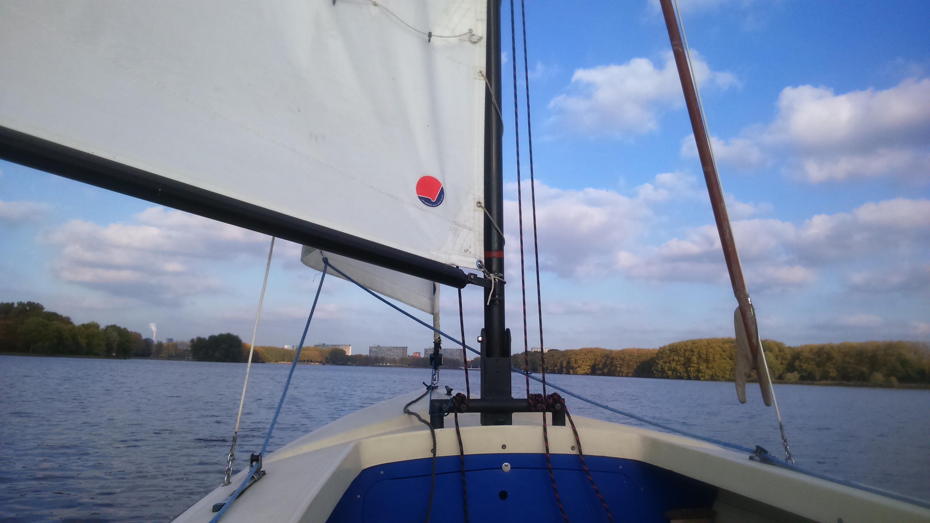 De Duikelaar / Valk huren om te zeilen op de Sloterplas in Amsterdam